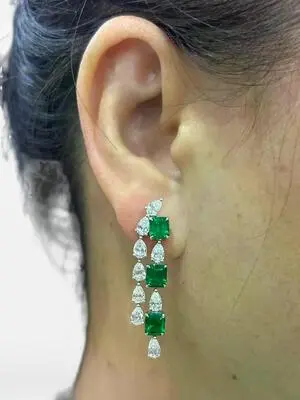 HYT JEWELRY Emerald And Diamond Dangle Earrings