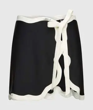 Karl Lagerfeld Signature Scallop Pareo