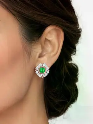 HYT JEWELRY Emerald And Diamond Earrings - Silver
