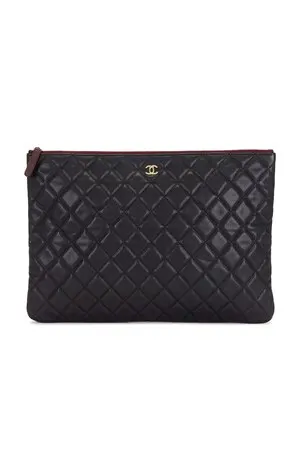 Chanel Caviar O Case Clutch