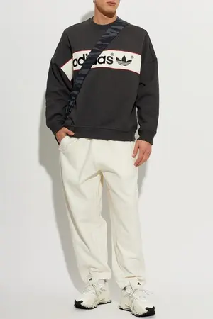 ADIDAS ORIGINALS Logo Sweatshirt