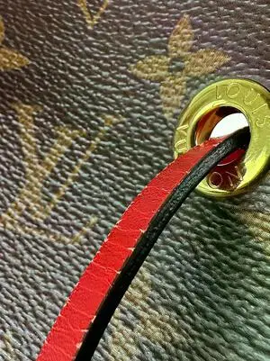 LOUIS VUITTON 2020 Monogram Neonoe Mm Bucket Bag