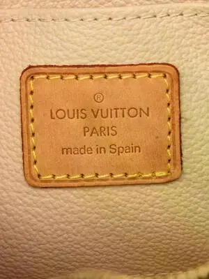 LOUIS VUITTON 2004 Monogram Cosmetic Pm Pouch