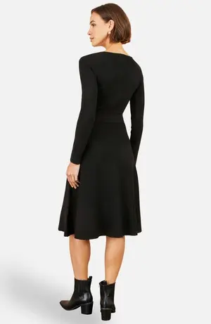 YUMI Knitted Skater Dress - Black