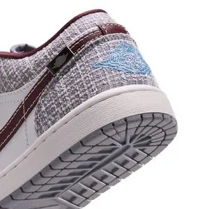 Nike Color-blocked Low-top Sneakers - Gray