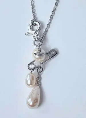 VIVIENNE WESTWOOD Claude Small Necklace