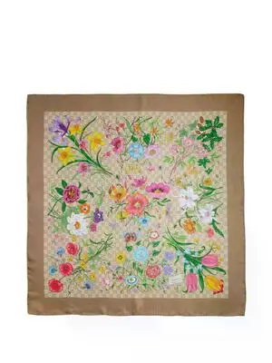 Gucci Printed Gg Silk Twill Carr - Neutrals