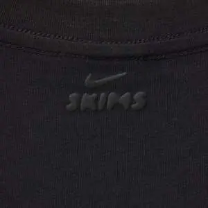 SKIMS Short Sleeve V Neck Crop Top | Black | | Nike Performance Cotton Blend