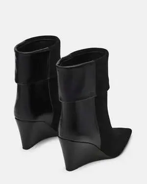 Steve Madden Lakoma Ankle Booties