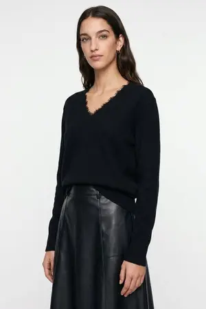 EXQUISE Long Sleeve V Neck Knit Blouse With Lace Trim - Black