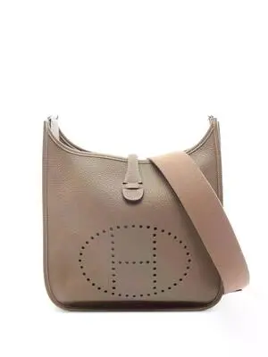 Khaki (brown)