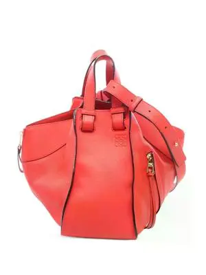 Burgundy (red)