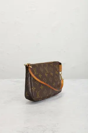LOUIS VUITTON Monogram Pochette Accessoires Shoulder Bag