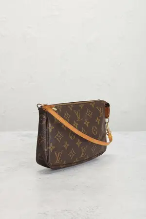 LOUIS VUITTON Monogram Pochette Accessoires Shoulder Bag