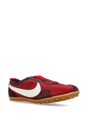 Nike Moon Ess’ Sneakers