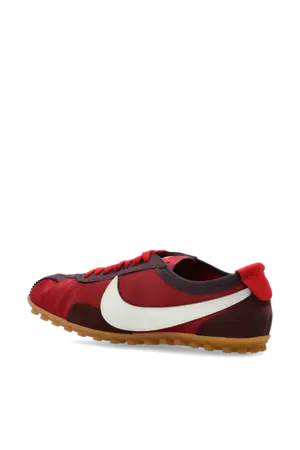 Nike Moon Ess’ Sneakers