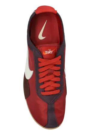 Nike Moon Ess’ Sneakers