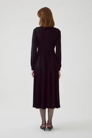 EXQUISE Braeden Pleated Knit Wrap Midi Dress