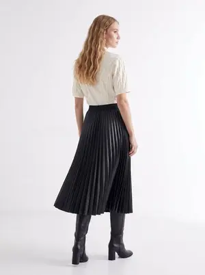 EXQUISE Pleated Faux Leather Midi Skirt With Elastic Waist