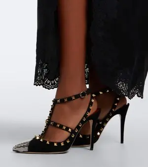 Valentino Garavani Rockstud Chainmail Suede Pumps - Black