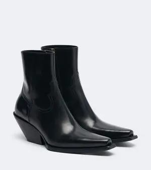 Saint Laurent Dylan Leather Ankle Boots - Black
