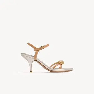 Chloé -