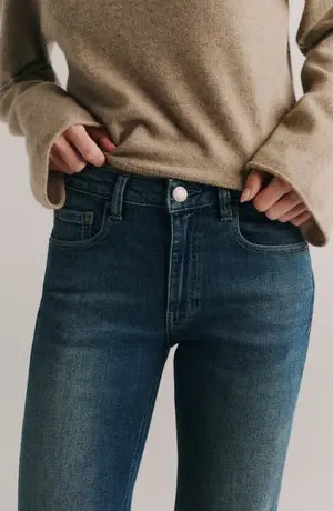 DL1961 Bella Mid Rise Slim Bootcut Jeans