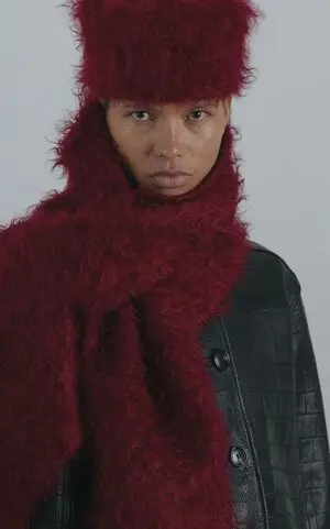 Arakii Exclusive Mohair Scarf - Red