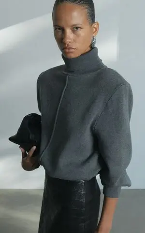 Arakii Exclusive Structured Rib Knit Sweater