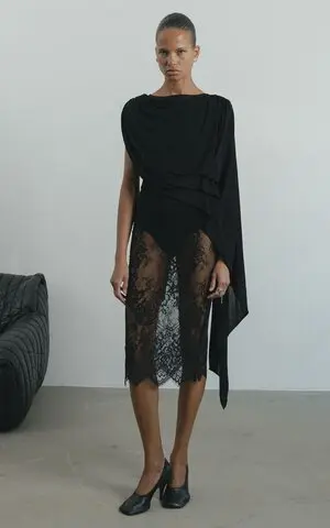 Arakii Exclusive Haze Asymmetric Top
