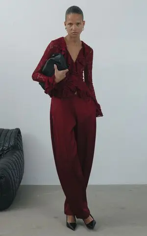 Arakii Exclusive Lace Frill Top - Red