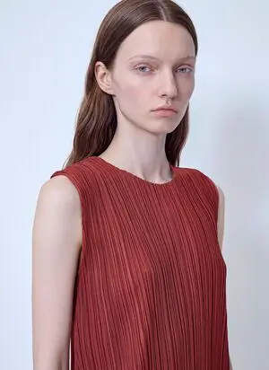 Issey Miyake September Pleated Midi Dress - Red