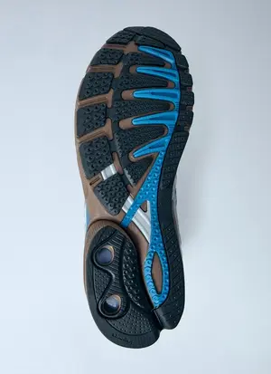 Adidas Adistar Control 5 Sneakers
