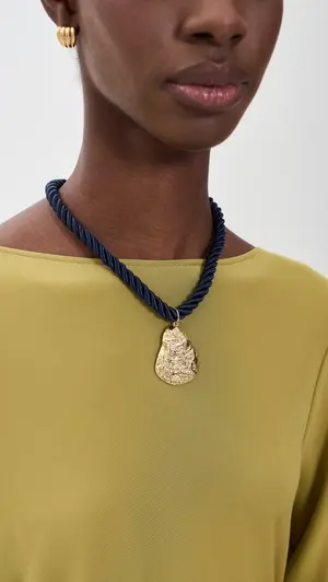 LOGAN TAY Navy Rope Oyster Shell Necklace
