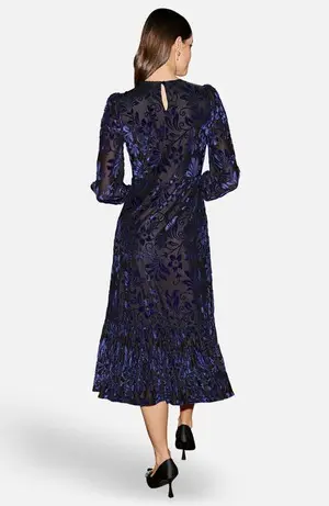 YUMI Velvet Floral Midi Dress