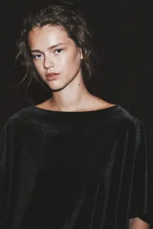 H&M Gathered Velvet Dress