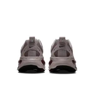 Nike Vomero 18 Road Running Shoes