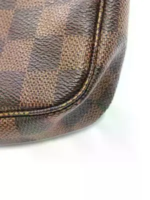 LOUIS VUITTON 2009 Pochette Accessoires Shoulder Bag