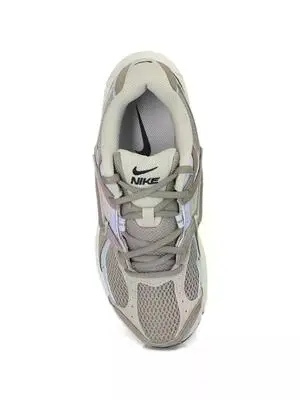Nike V5 Rnr Suede Shoes