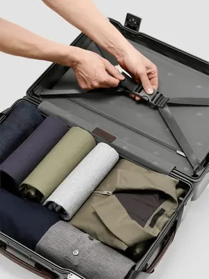 CARL FRIEDRIK Hybrid The Large Check-in Spinner Suitcase