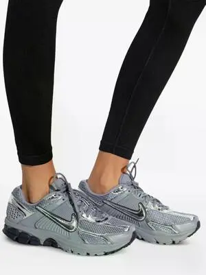 Nike Zoom Vomero 5 Sneakers