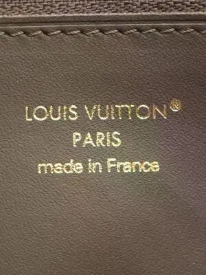 LOUIS VUITTON 2021s Capucines Leather Wallet