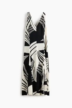 H&M Crêpe Dress With Godet Pleats