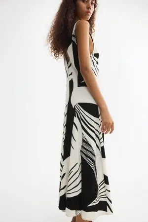 H&M Crêpe Dress With Godet Pleats