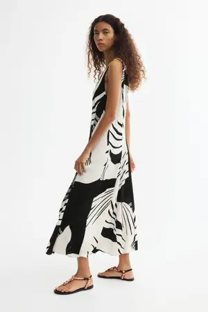 H&M Crêpe Dress With Godet Pleats