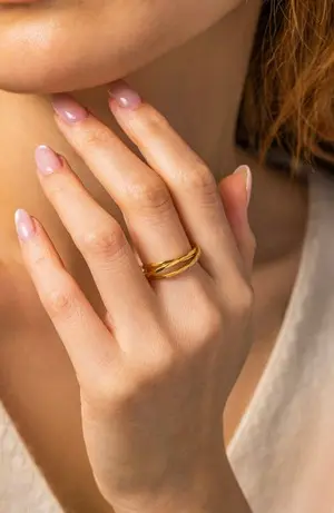 MINT & LILY Hammered Interlocking Ring - Silver