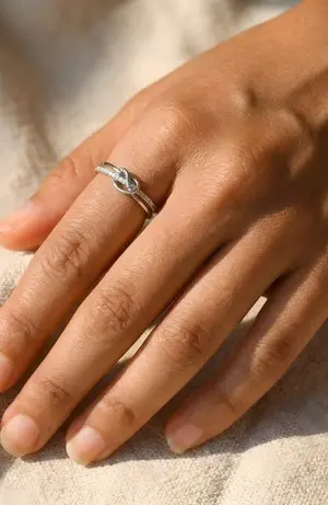 MINT & LILY Mother & Daughter Bond Double Band Knot Ring