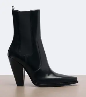 Saint Laurent Dylan Leather Chelsea Boots
