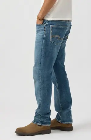 SILVER JEANS CO. Eddie Straight Leg Jeans