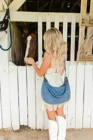 WANDERFULL Half Moon Hydrohobo Bag With Water Bottle - Denim